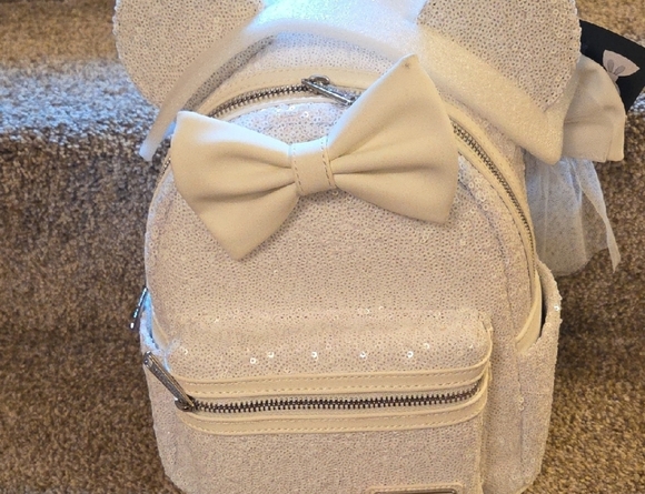 Disney | Bags | Loungefly White Sparkly Minni Mouse Wedding Backpack ...